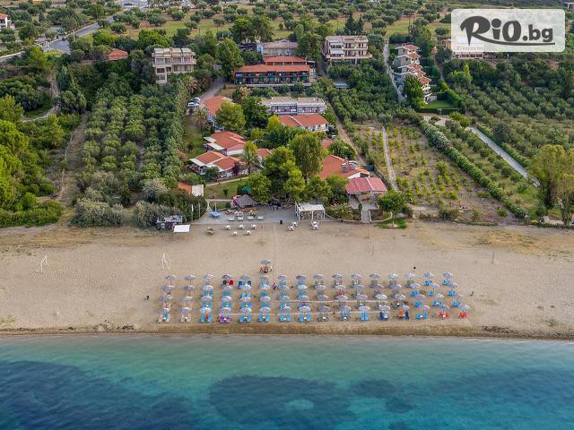 На море в хотел Across Coral Blue, Халкидики, Ситония
