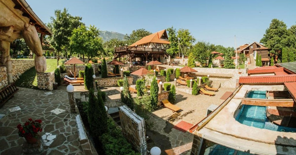 Нова година по сръбски в Etno hotel Balasevic Rtanj 3* с жива музика и ...